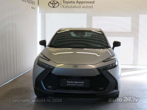 Серый Тойота C-HR 2026 в Таллин, объемом двигателя 1.80 л и пробегом 5 тыс. км за 34900 €, фото 3 на AUTOMOTO.COM.LV