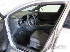 Pelēks Toyota C-HR 2026 Tallina, ar dzinēja tilpumu 1.80 L un nobraukumu 5 tūkst. km par 34900 €, foto 5 vietnē AUTOMOTO.COM.LV