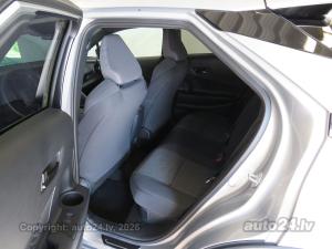 Pelēks Toyota C-HR 2026 Tallina, ar dzinēja tilpumu 1.80 L un nobraukumu 5 tūkst. km par 34900 €, foto 6 vietnē AUTOMOTO.COM.LV