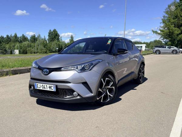 Grey Toyota C-HR 2017 in Panevezys, with an engine capacity of 1.80 L and mileage of 206 thousand km for 12990 €, photo 1 on AUTOMOTO.COM.LV