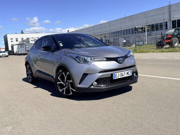 Grey Toyota C-HR 2017 in Panevezys, with an engine capacity of 1.80 L and mileage of 206 thousand km for 12990 €, photo 6 on AUTOMOTO.COM.LV