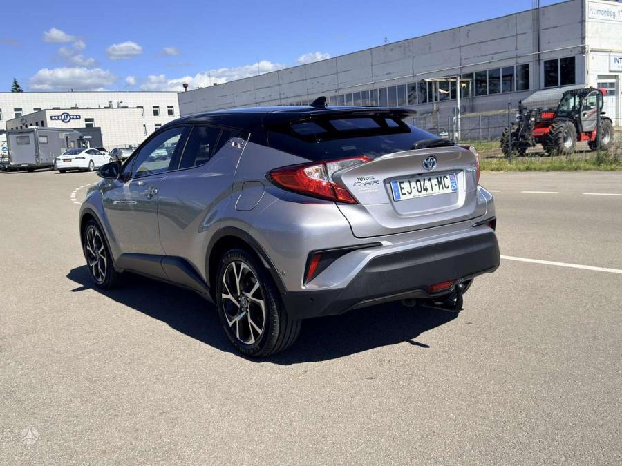 Серый Тойота C-HR 2017 в Паневежис, объемом двигателя 1.80 л и пробегом 206 тыс. км за 12990 €, фото 8 на AUTOMOTO.COM.LV