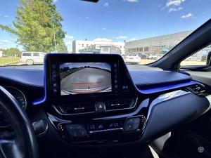 Серый Тойота C-HR 2017 в Паневежис, объемом двигателя 1.80 л и пробегом 206 тыс. км за 12990 €, фото 26 на AUTOMOTO.COM.LV