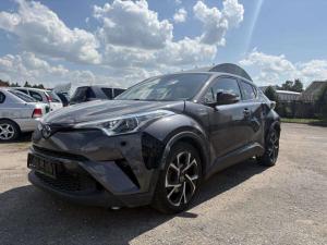 Pelēks Toyota C-HR 2018 Radviliškis, ar dzinēja tilpumu 1.80 L un nobraukumu 127 tūkst. km par 11350 €, foto  vietnē AUTOMOTO.COM.LV