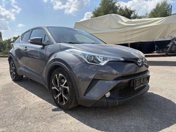 Pelēks Toyota C-HR 2018 Radviliškis, ar dzinēja tilpumu 1.80 L un nobraukumu 127 tūkst. km par 11350 €, foto 2 vietnē AUTOMOTO.COM.LV