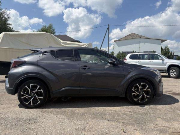 Pelēks Toyota C-HR 2018 Radviliškis, ar dzinēja tilpumu 1.80 L un nobraukumu 127 tūkst. km par 11350 €, foto 8 vietnē AUTOMOTO.COM.LV