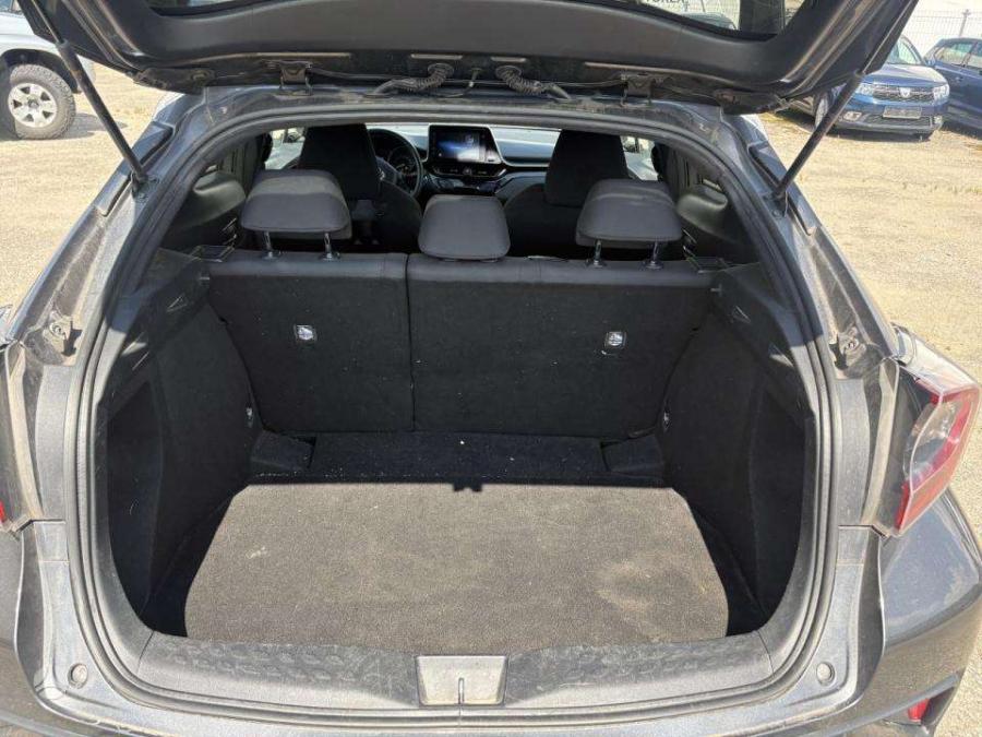 Pelēks Toyota C-HR 2018 Radviliškis, ar dzinēja tilpumu 1.80 L un nobraukumu 127 tūkst. km par 11350 €, foto 13 vietnē AUTOMOTO.COM.LV