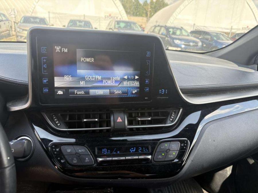 Pelēks Toyota C-HR 2018 Radviliškis, ar dzinēja tilpumu 1.80 L un nobraukumu 127 tūkst. km par 11350 €, foto 18 vietnē AUTOMOTO.COM.LV