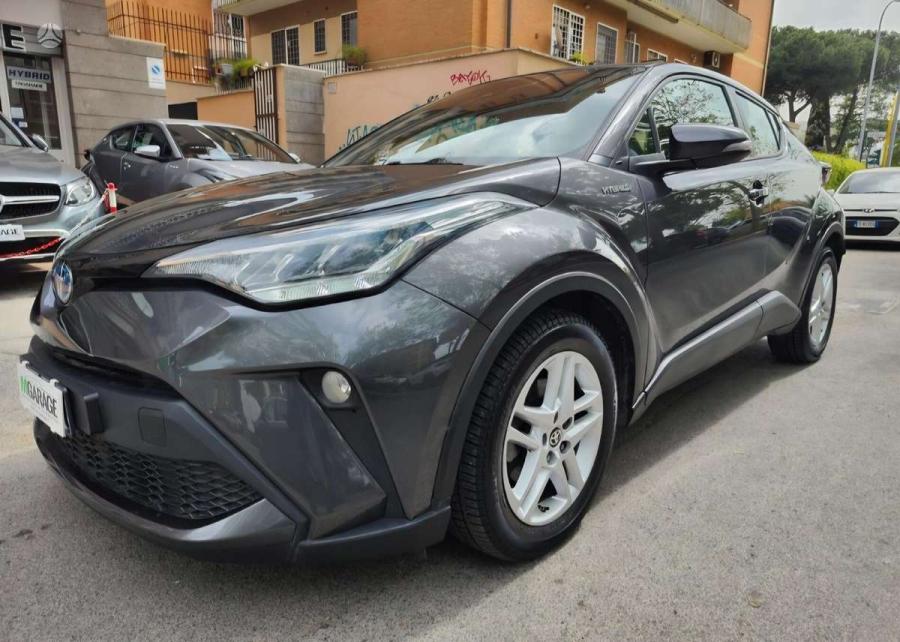 Серый Тойота C-HR 2022 в Вильнюс, объемом двигателя 1.80 л и пробегом 113 тыс. км за 16999 €, фото 1 на AUTOMOTO.COM.LV