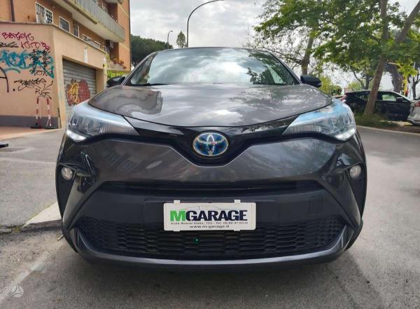 Grey Toyota C-HR 2022 in Vilnius, with an engine capacity of 1.80 L and mileage of 113 thousand km for 16999 €, photo 2 on AUTOMOTO.COM.LV
