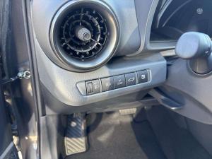 Pelēks Toyota C-HR 2025 Panevēža, ar dzinēja tilpumu 2.00 L un nobraukumu 6 tūkst. km par 17900 €, foto 17 vietnē AUTOMOTO.COM.LV