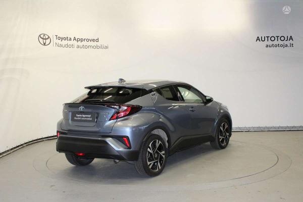 Серый Тойота C-HR 2021 в Каунас, объемом двигателя 1.80 л и пробегом 78 тыс. км за 21900 €, фото 2 на AUTOMOTO.COM.LV