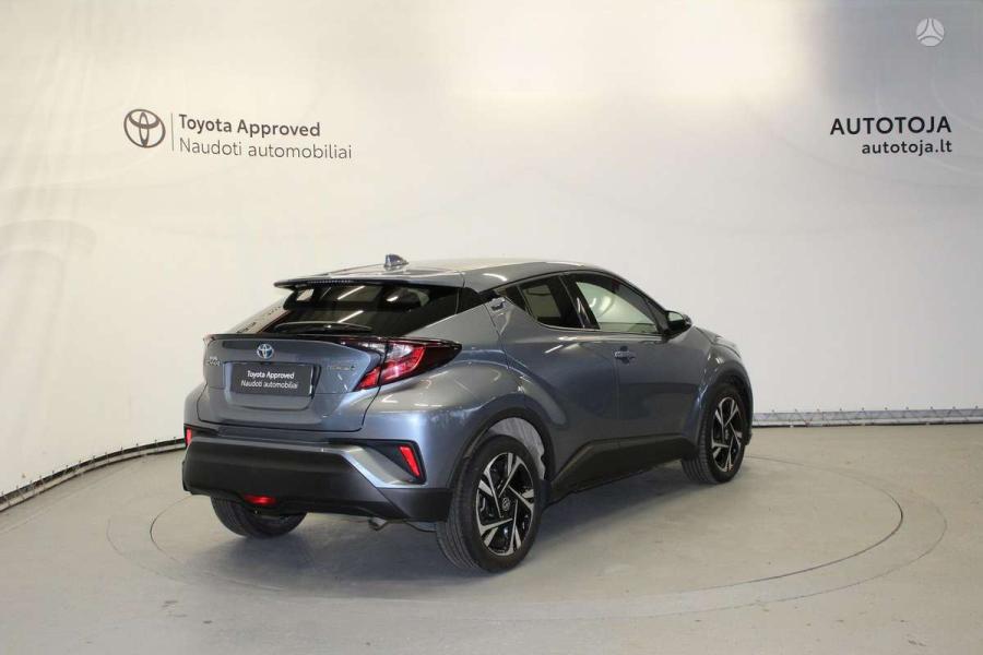 Grey Toyota C-HR 2021 in Kaunas, with an engine capacity of 1.80 L and mileage of 78 thousand km for 21900 €, photo 3 on AUTOMOTO.COM.LV