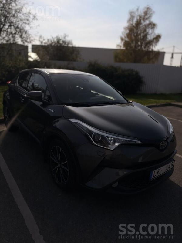 Pelēks Toyota C-HR 2018 Rīga, ar dzinēja tilpumu 1.80 L un nobraukumu 116 tūkst. km par 15500 €, foto 4 vietnē AUTOMOTO.COM.LV
