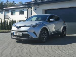 Toyota C-HR 2017 in Riga, with an engine capacity of 1.80 L and mileage of 152 thousand km for 15000 €, photo 2 on AUTOMOTO.COM.LV