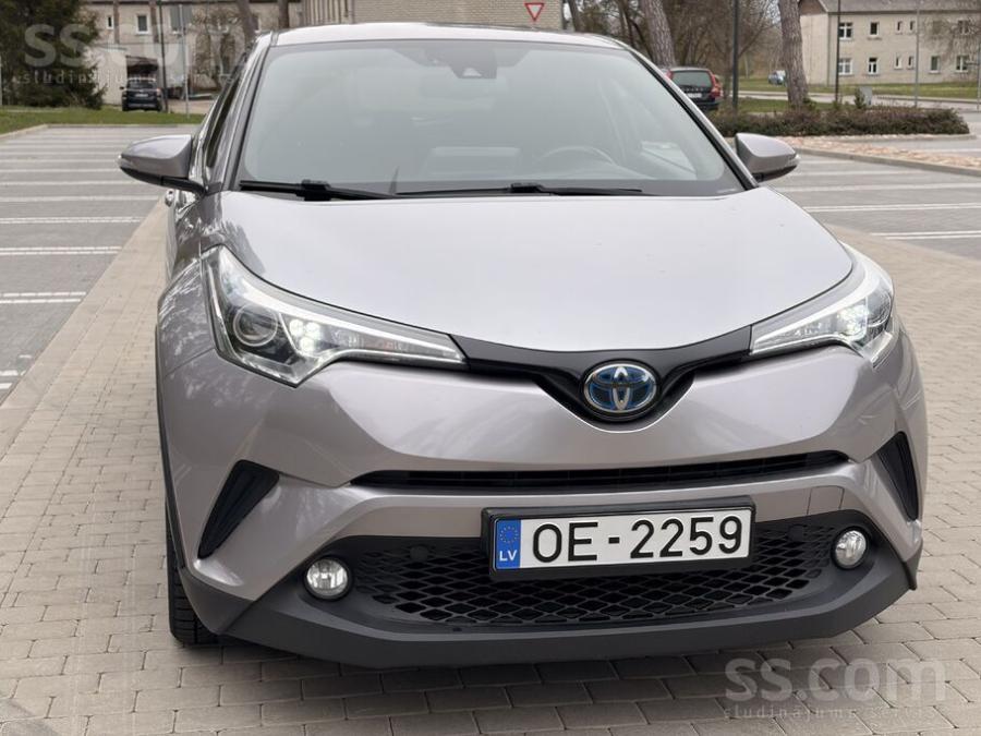 Тойота C-HR 2017 в Вентспилс, объемом двигателя 1.80 л и пробегом 232 тыс. км за 13400 €, фото 3 на AUTOMOTO.COM.LV