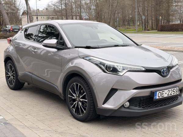 Тойота C-HR 2017 в Вентспилс, объемом двигателя 1.80 л и пробегом 232 тыс. км за 13400 €, фото 3 на AUTOMOTO.COM.LV