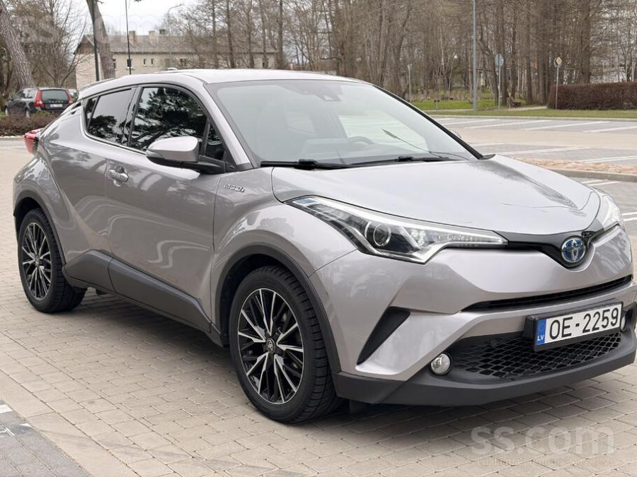Тойота C-HR 2017 в Вентспилс, объемом двигателя 1.80 л и пробегом 232 тыс. км за 13400 €, фото 4 на AUTOMOTO.COM.LV