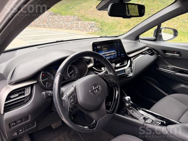 Тойота C-HR 2017 в Вентспилс, объемом двигателя 1.80 л и пробегом 232 тыс. км за 13400 €, фото 10 на AUTOMOTO.COM.LV