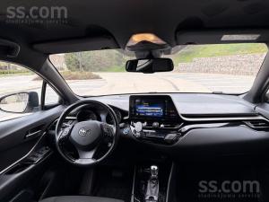 Тойота C-HR 2017 в Вентспилс, объемом двигателя 1.80 л и пробегом 232 тыс. км за 13400 €, фото 12 на AUTOMOTO.COM.LV