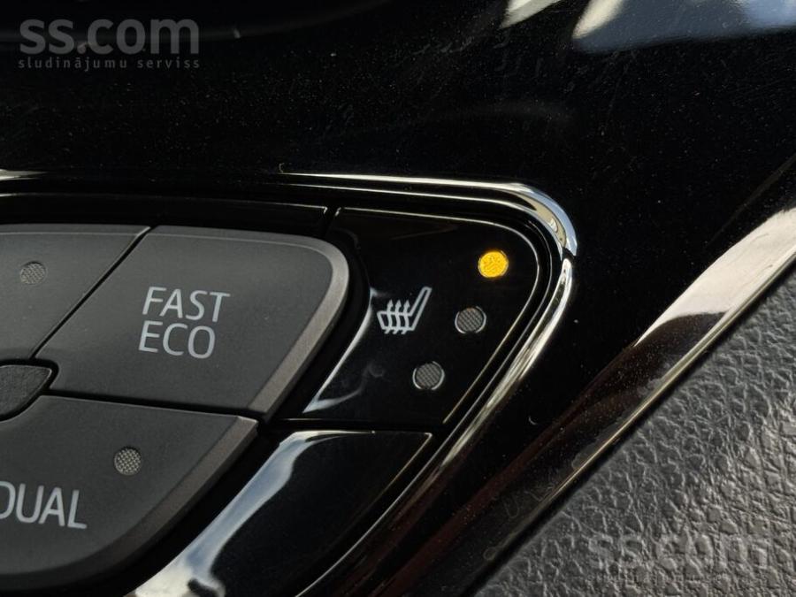 Тойота C-HR 2017 в Елгава, объемом двигателя 1.80 л и пробегом 169 тыс. км за 15800 €, фото 28 на AUTOMOTO.COM.LV