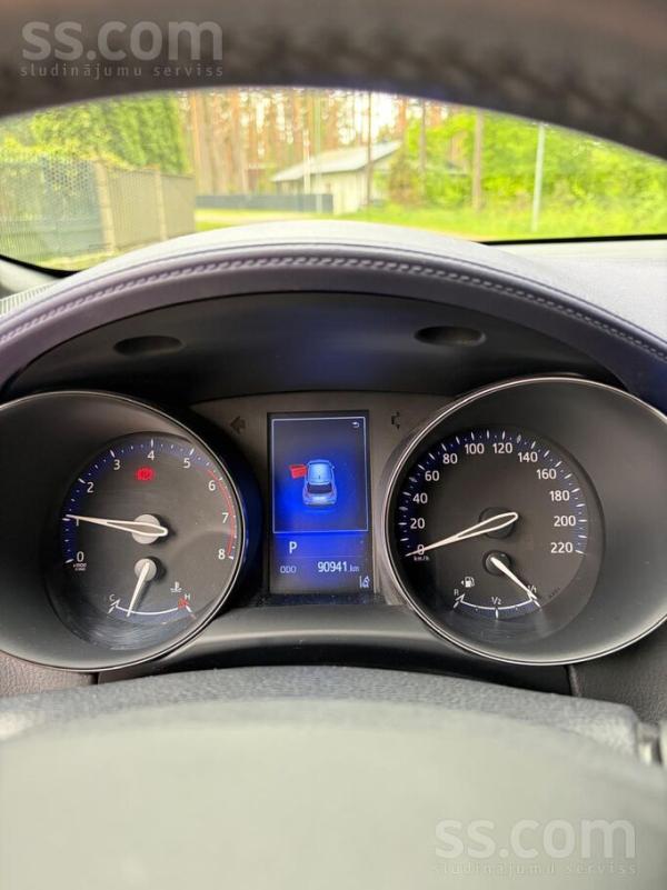Toyota C-HR 2017 in Riga, with an engine capacity of 1.20 L and mileage of 91 thousand km for 14500 €, photo 4 on AUTOMOTO.COM.LV
