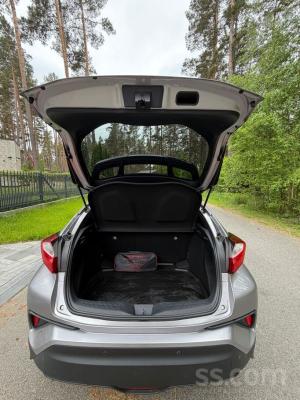 Тойота C-HR 2017 в Рига, объемом двигателя 1.20 л и пробегом 91 тыс. км за 14500 €, фото 7 на AUTOMOTO.COM.LV