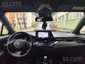 Toyota C-HR 2018 Rīga, ar dzinēja tilpumu 1.80 L un nobraukumu 113 tūkst. km par 16490 €, foto 8 vietnē AUTOMOTO.COM.LV
