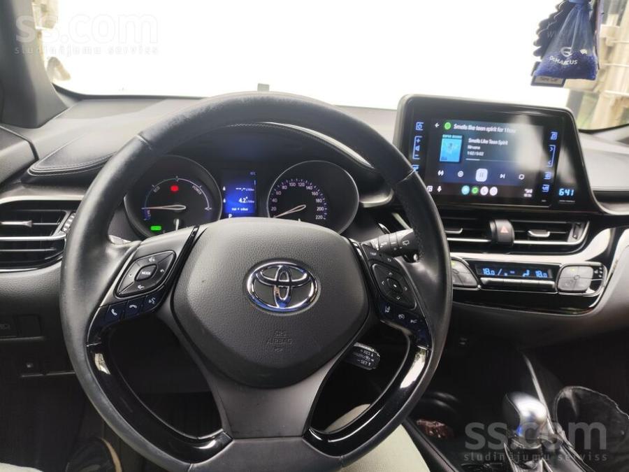 Toyota C-HR 2018 Rīga, ar dzinēja tilpumu 1.80 L un nobraukumu 113 tūkst. km par 16490 €, foto 10 vietnē AUTOMOTO.COM.LV