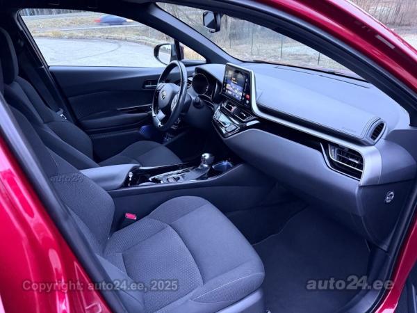 Toyota C-HR 2019 in Tallinn, with an engine capacity of 1.20 L and mileage of 58 thousand km for 15990 €, photo 11 on AUTOMOTO.COM.LV