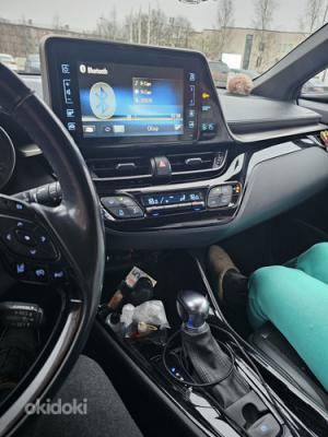Toyota C-HR 2019 in Tallinn, with an engine capacity of 72.00 L and mileage of 136 thousand km for 20000 €, photo 5 on AUTOMOTO.COM.LV