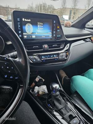 Toyota C-HR 2019 in Tallinn, with an engine capacity of 72.00 L and mileage of 136 thousand km for 20000 €, photo 12 on AUTOMOTO.COM.LV