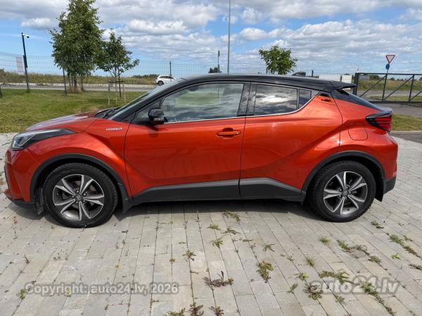 Toyota C-HR 2020 Tallina, ar dzinēja tilpumu 2.00 L un nobraukumu 105 tūkst. km par 20499 €, foto 5 vietnē AUTOMOTO.COM.LV