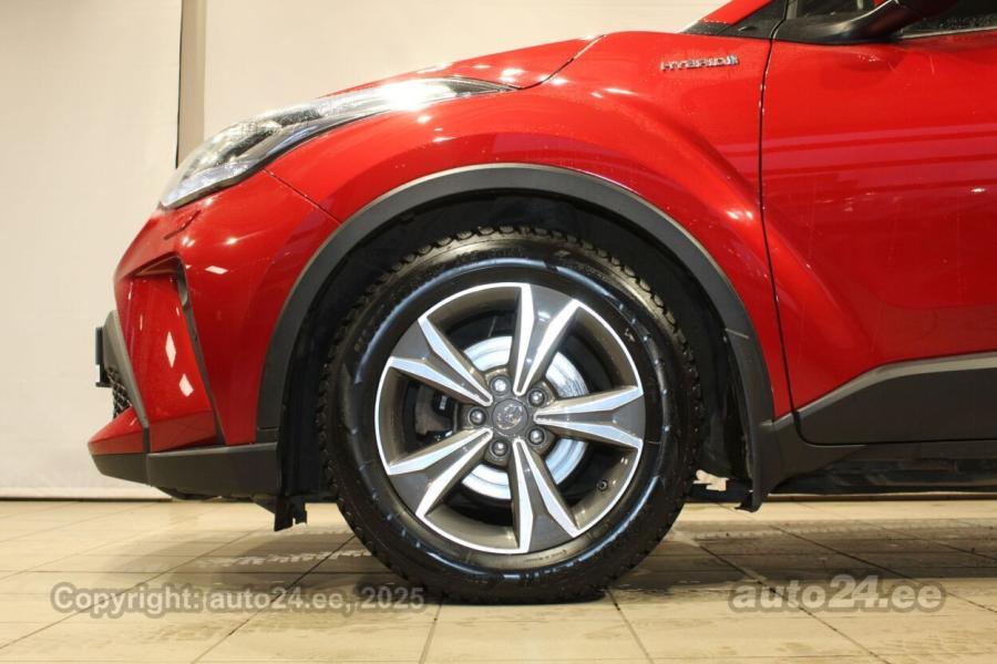 Toyota C-HR 2021 in Tallinn, with an engine capacity of 1.80 L and mileage of 53 thousand km for 21990 €, photo 15 on AUTOMOTO.COM.LV