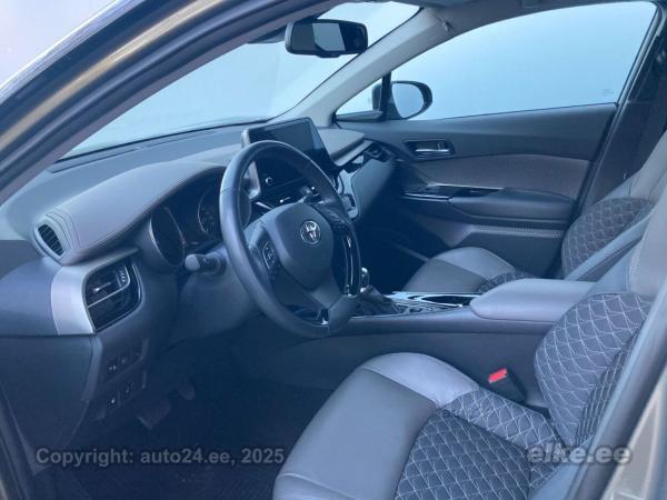 Toyota C-HR 2022 in Tallinn, with an engine capacity of 1.99 L and mileage of 63 thousand km for 23995 €, photo 11 on AUTOMOTO.COM.LV