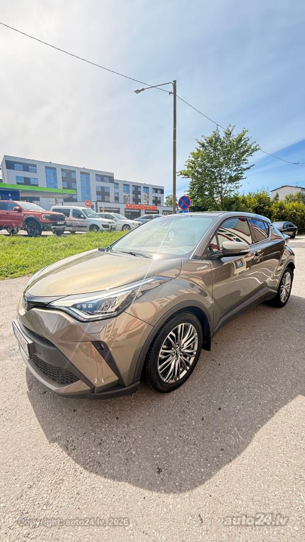 Toyota C-HR 2022 Tallina, ar dzinēja tilpumu 1.80 L un nobraukumu 55 tūkst. km par 24600 €, foto 1 vietnē AUTOMOTO.COM.LV