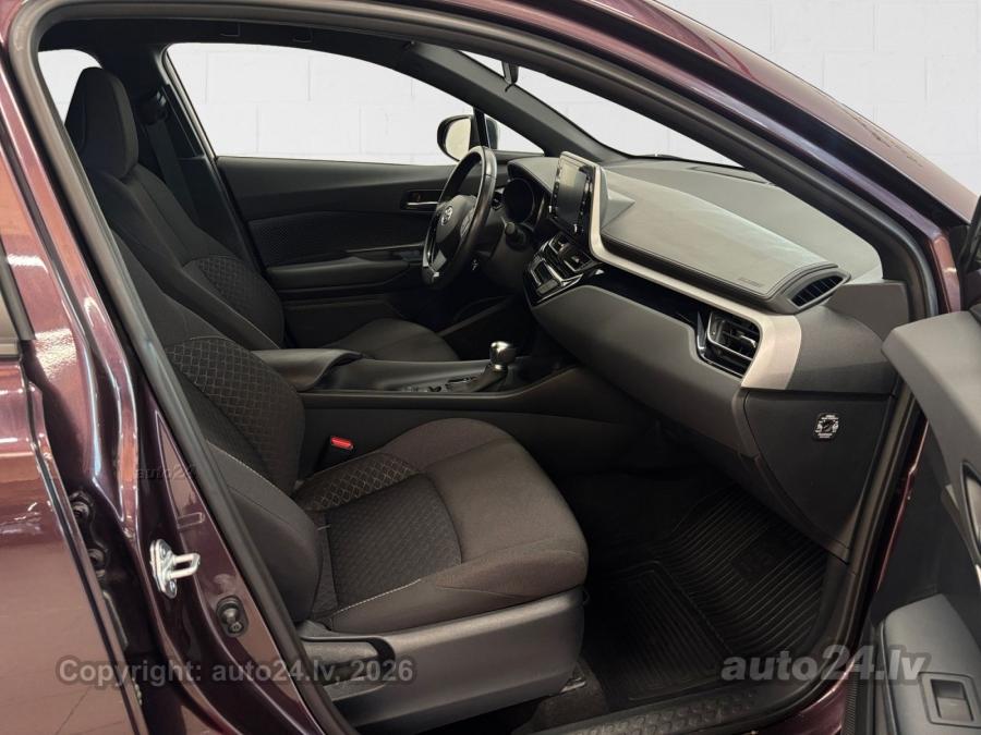 Toyota C-HR 2022 Tartu, ar dzinēja tilpumu 1.80 L un nobraukumu 48 tūkst. km par 21490 €, foto 7 vietnē AUTOMOTO.COM.LV