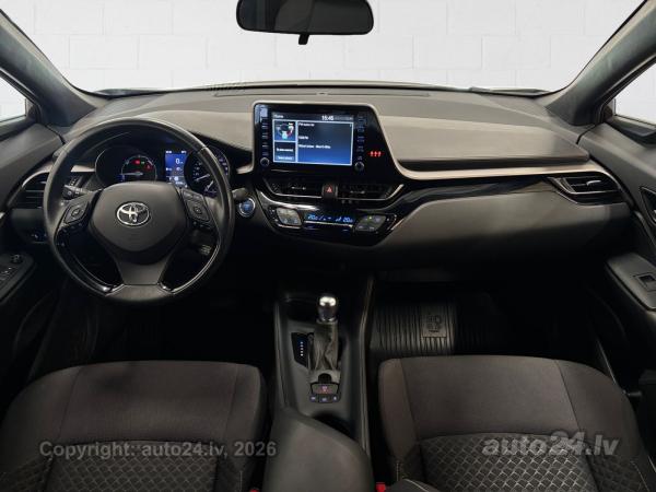 Toyota C-HR 2022 in Tartu, with an engine capacity of 1.80 L and mileage of 48 thousand km for 21490 €, photo 8 on AUTOMOTO.COM.LV