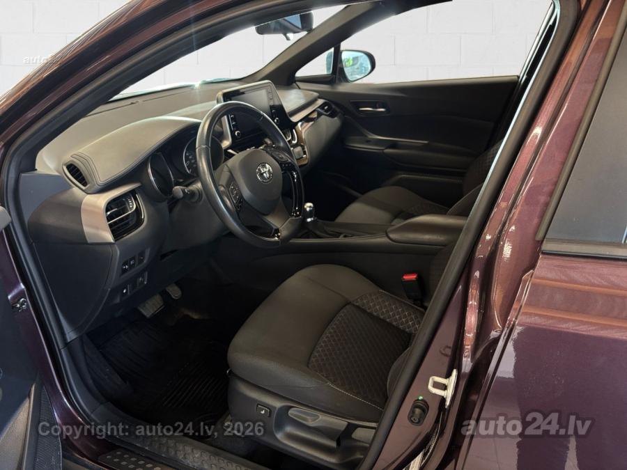Toyota C-HR 2022 Tartu, ar dzinēja tilpumu 1.80 L un nobraukumu 48 tūkst. km par 21490 €, foto 12 vietnē AUTOMOTO.COM.LV