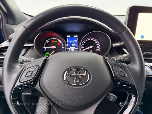 Toyota C-HR 2023 in Tallinn, with an engine capacity of 1.80 L and mileage of 62 thousand km for 25995 €, photo 11 on AUTOMOTO.COM.LV