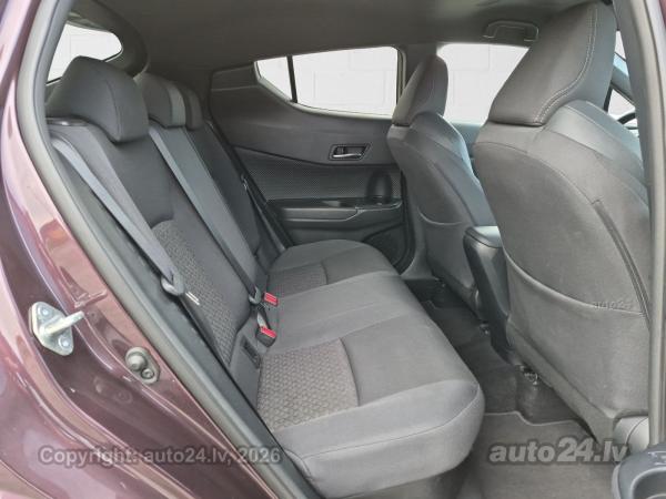 Toyota C-HR 2023 Tallina vietnē Toyota C-HR 2023 Tallina, ar dzinēja tilpumu 1.80 L un nobraukumu 43 tūkst. km par 22990 €, foto 8 vietnē AUTOMOTO.COM.LV