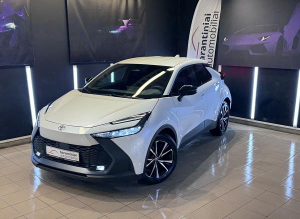 Toyota C-HR 2024 in Vilnius, with an engine capacity of 1.80 L and mileage of 45 thousand km for 26500 €, photo 1 on AUTOMOTO.COM.LV