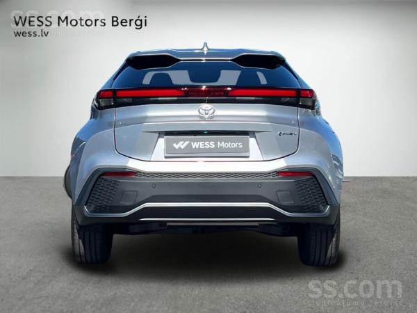 Toyota C-HR 2026 in Riga, with an engine capacity of 2.00 L and mileage of 10 thousand km for 42990 €, photo 4 on AUTOMOTO.COM.LV