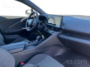 Toyota C-HR 2026 in Riga, with an engine capacity of 2.00 L and mileage of 10 thousand km for 42990 €, photo 7 on AUTOMOTO.COM.LV