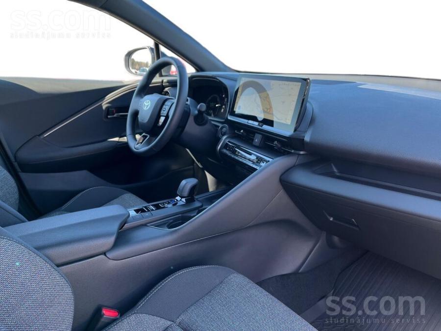 Toyota C-HR 2026 in Riga, with an engine capacity of 2.00 L and mileage of 10 thousand km for 42990 €, photo 7 on AUTOMOTO.COM.LV