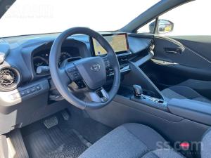 Toyota C-HR 2026 in Riga, with an engine capacity of 2.00 L and mileage of 10 thousand km for 42990 €, photo 12 on AUTOMOTO.COM.LV