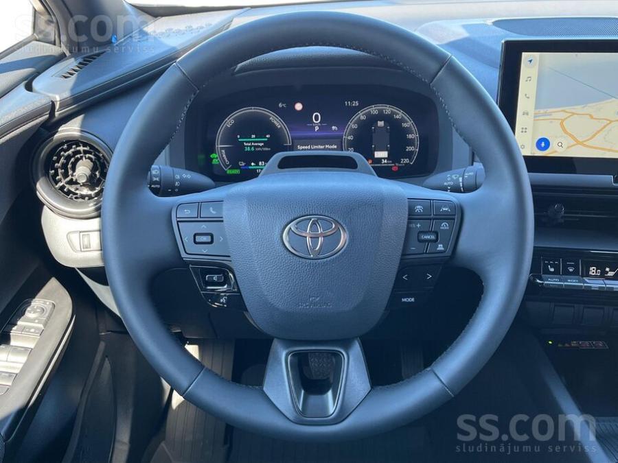 Toyota C-HR 2026 in Riga, with an engine capacity of 2.00 L and mileage of 10 thousand km for 42990 €, photo 13 on AUTOMOTO.COM.LV