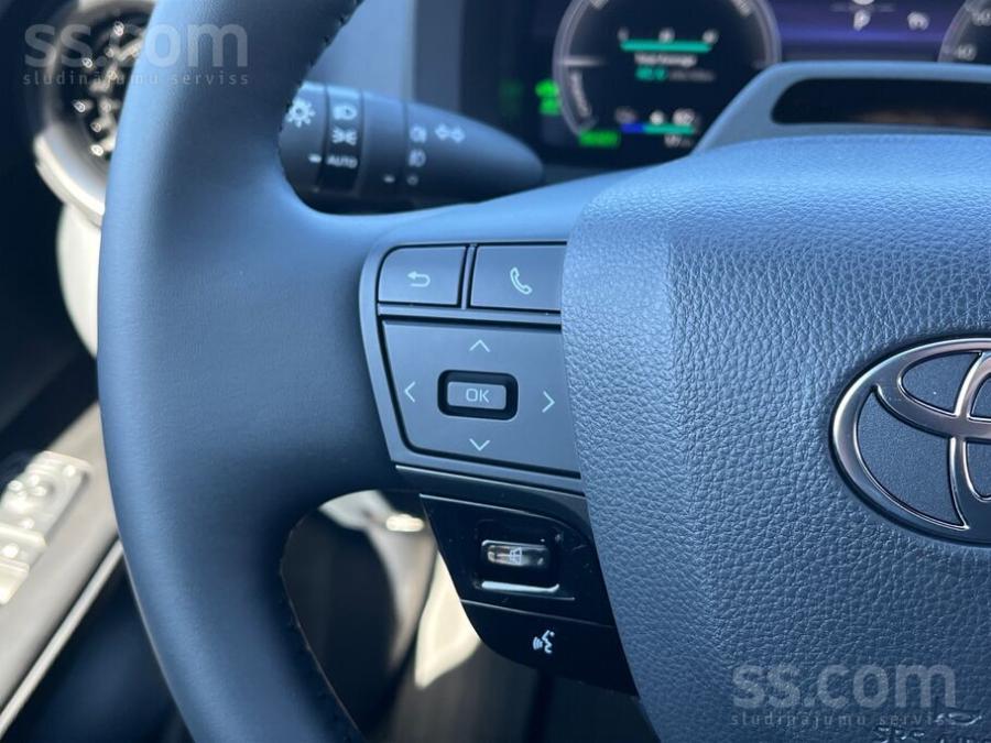 Toyota C-HR 2026 in Riga, with an engine capacity of 2.00 L and mileage of 10 thousand km for 42990 €, photo 18 on AUTOMOTO.COM.LV