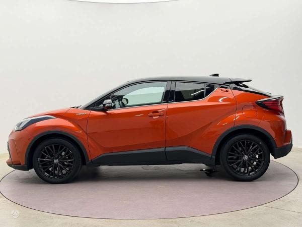 Orange Toyota C-HR 2019 in Panevezys, with an engine capacity of 1.99 L and mileage of 87 thousand km for 21790 €, photo 5 on AUTOMOTO.COM.LV