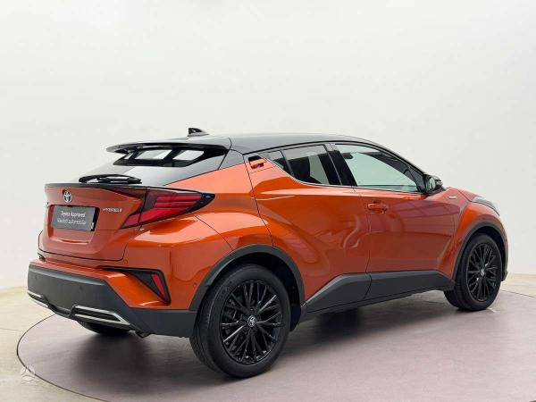 Orange Toyota C-HR 2019 in Panevezys, with an engine capacity of 1.99 L and mileage of 87 thousand km for 21790 €, photo 8 on AUTOMOTO.COM.LV